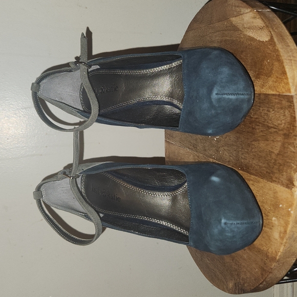 Kelly & Katie | Shoes | Kelly Katie Suede Pumps | Poshmark